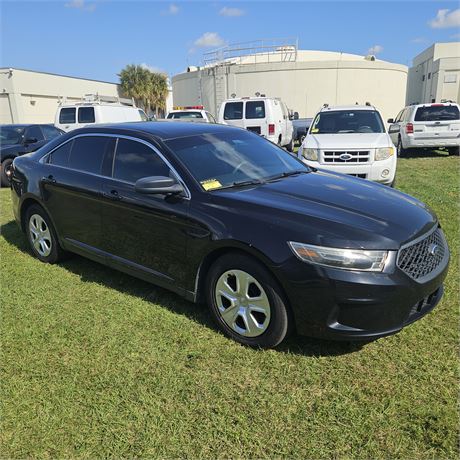 BIDERA Government Auctions - 2015 Ford Taurus Police Pkg