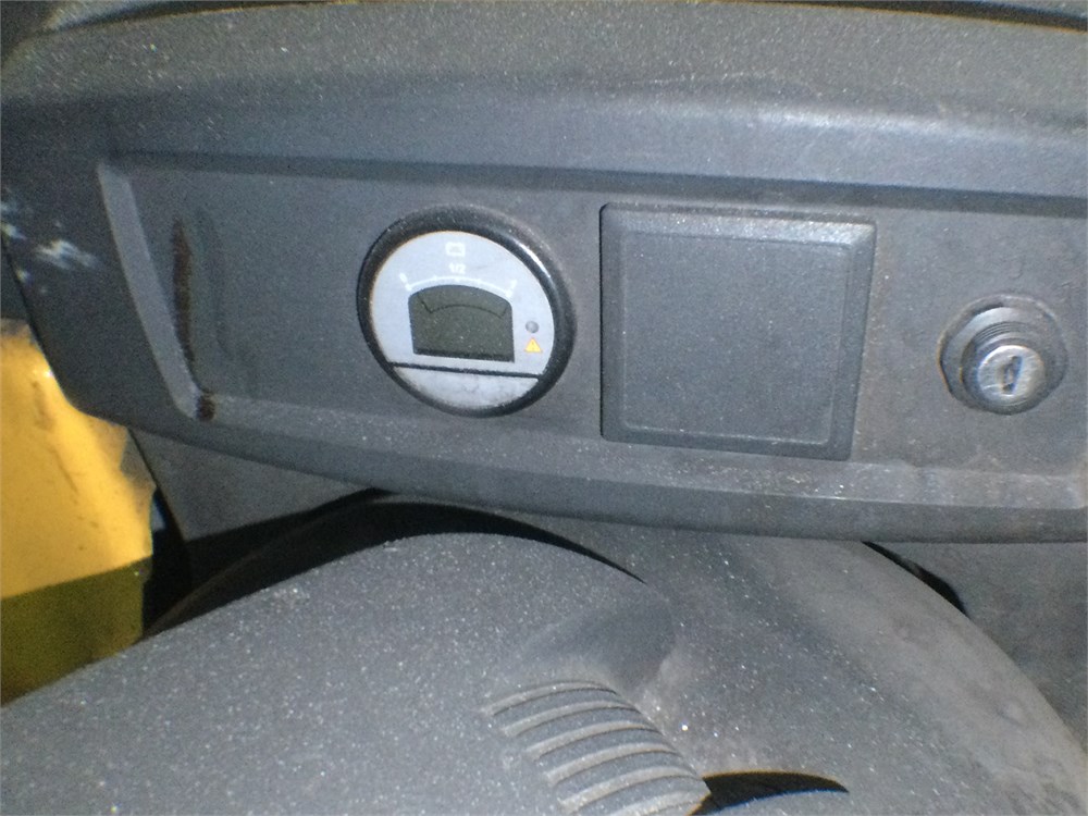 BIDERA Government Auctions - Jungheinrich Electric Pallet Jack ECR327