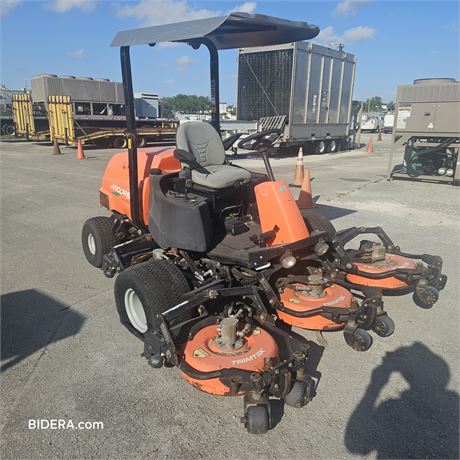 BIDERA Government Auctions - 2018 Jacobsen AR522 4WD 5 Head Hydraulic Mower