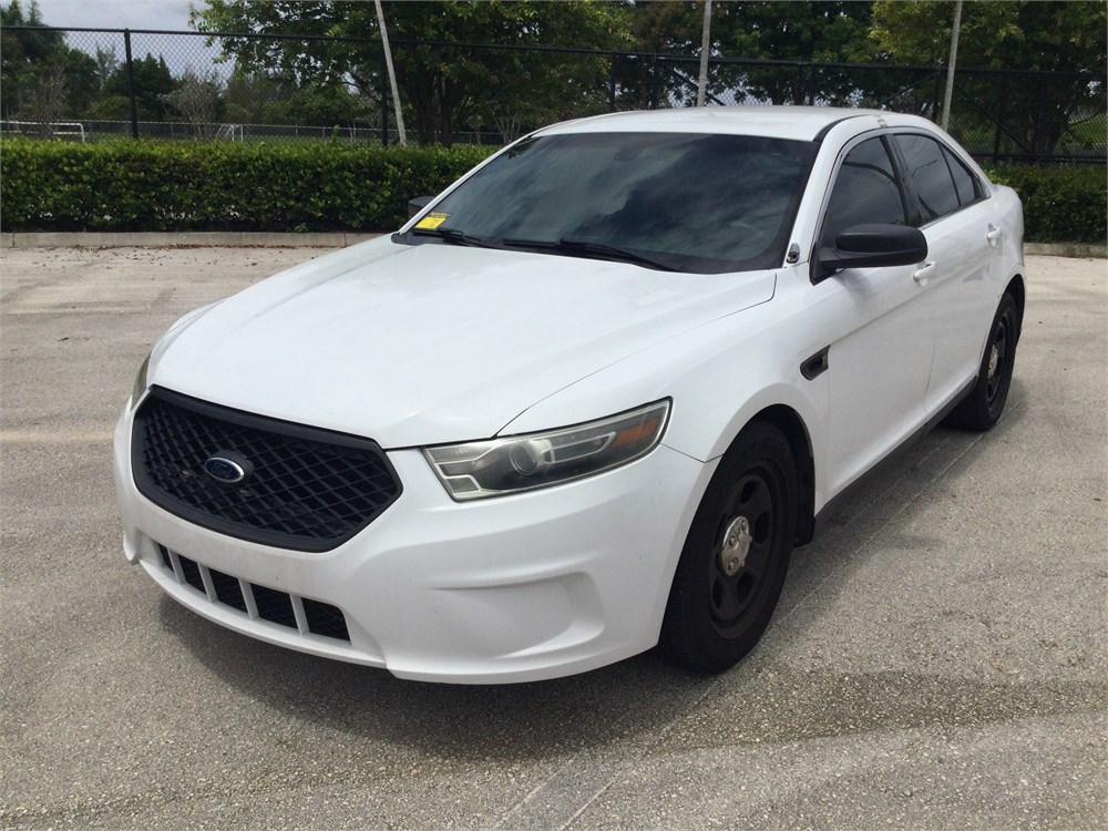 BIDERA Government Auctions - 2015 Ford Taurus Police Interceptor (AWD)