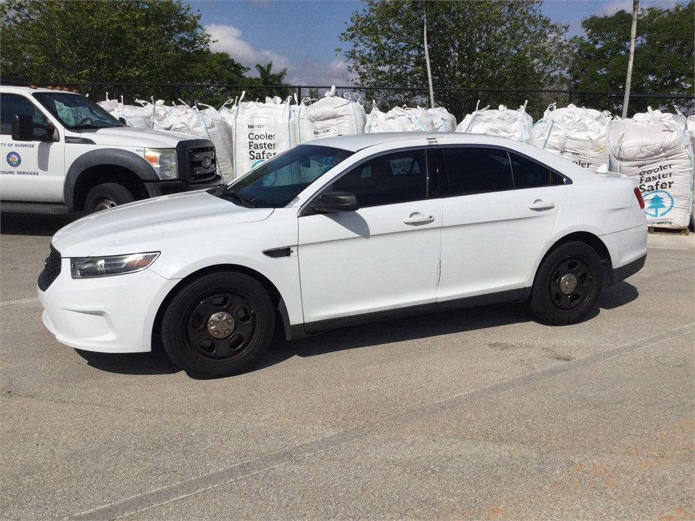 BIDERA Government Auctions - 2015 Ford Taurus Police Interceptor AWD