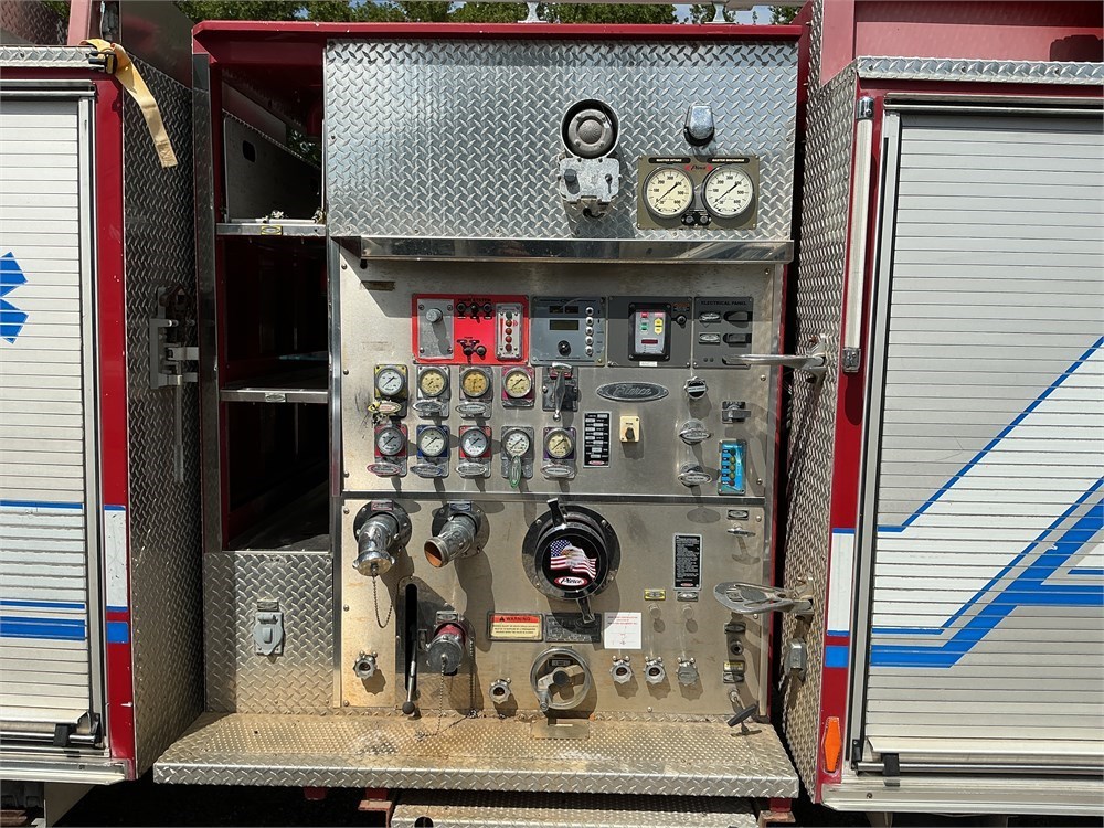 BIDERA Government Auctions - 2001 Pierce Dash Aerial 55' Shyboom Fire Truck