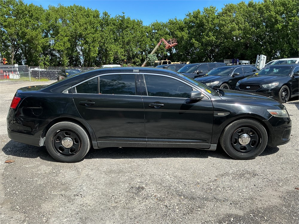 BIDERA Government Auctions - 2013 Ford Taurus Police Interceptor (AWD)