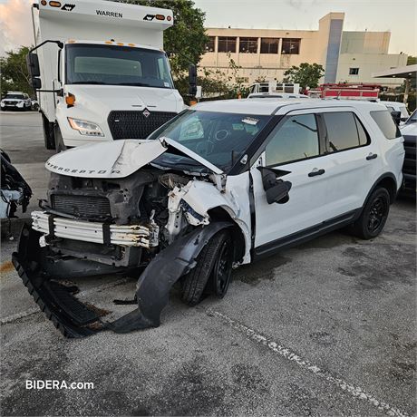 BIDERA Government Auctions - 2015 Ford Explorer (Crashed) Junk Candidate
