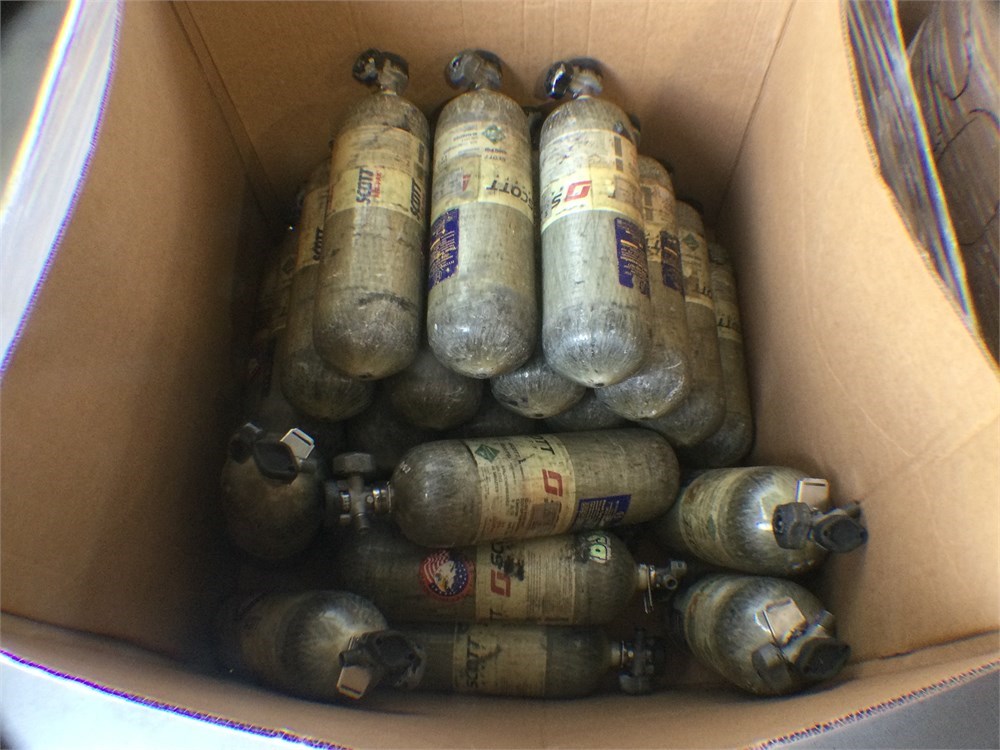 BIDERA Government Auctions - (26) SCOTT Firefighters Aluminum Air Tanks