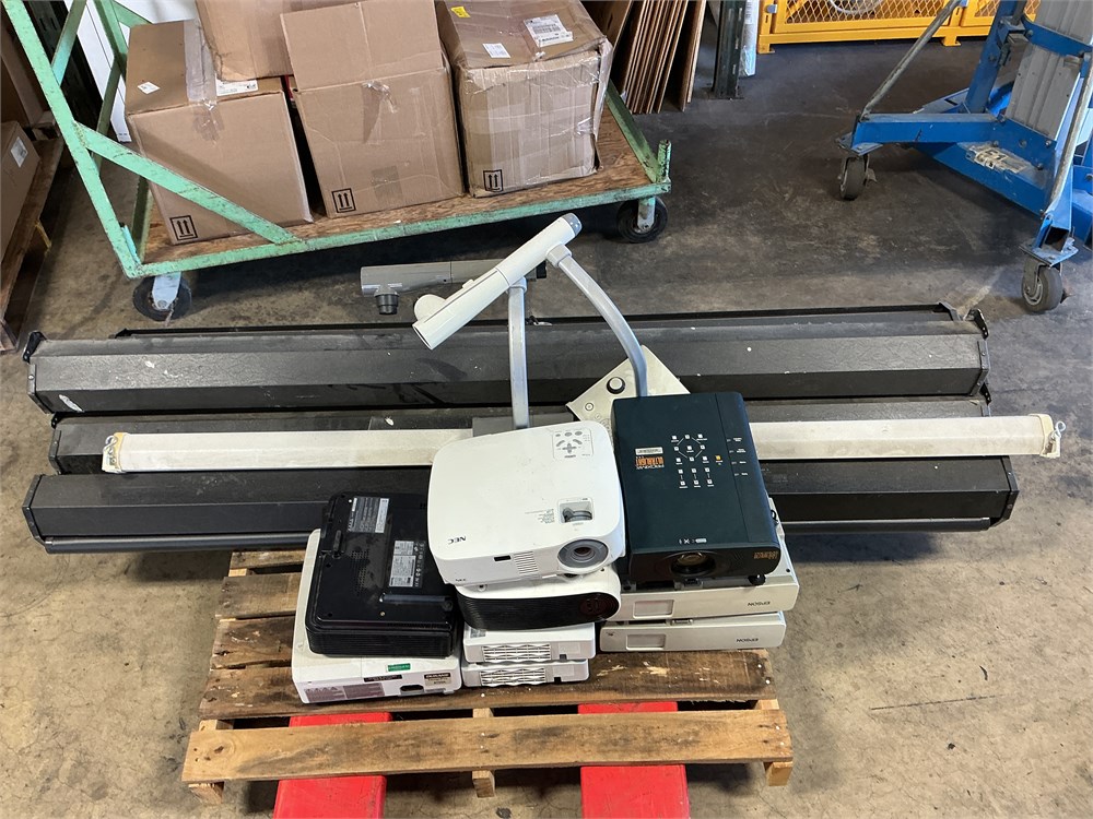 BIDERA Government Auctions - Mix Lot of Projectors, Document Cameras ...