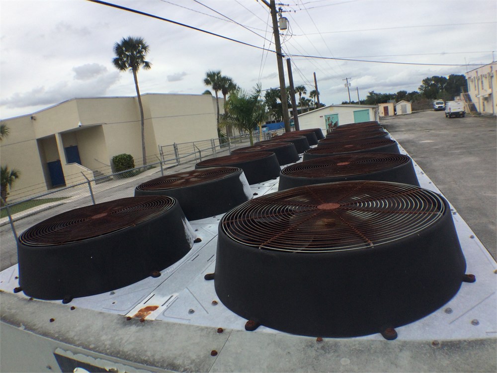 BIDERA Government Auctions - Trane A/C Chiller Unit 2 Pieces (for Scrap ...