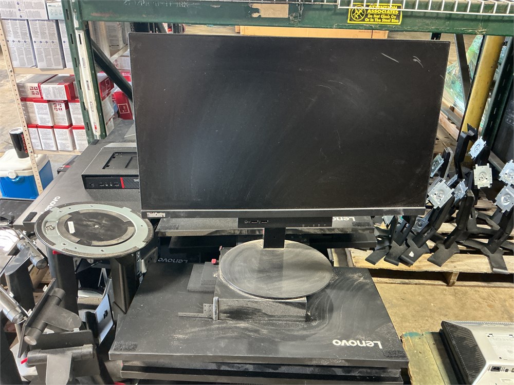 BIDERA Government Auctions - Mix lot of (60) Lenovo Monitors W/ Stand