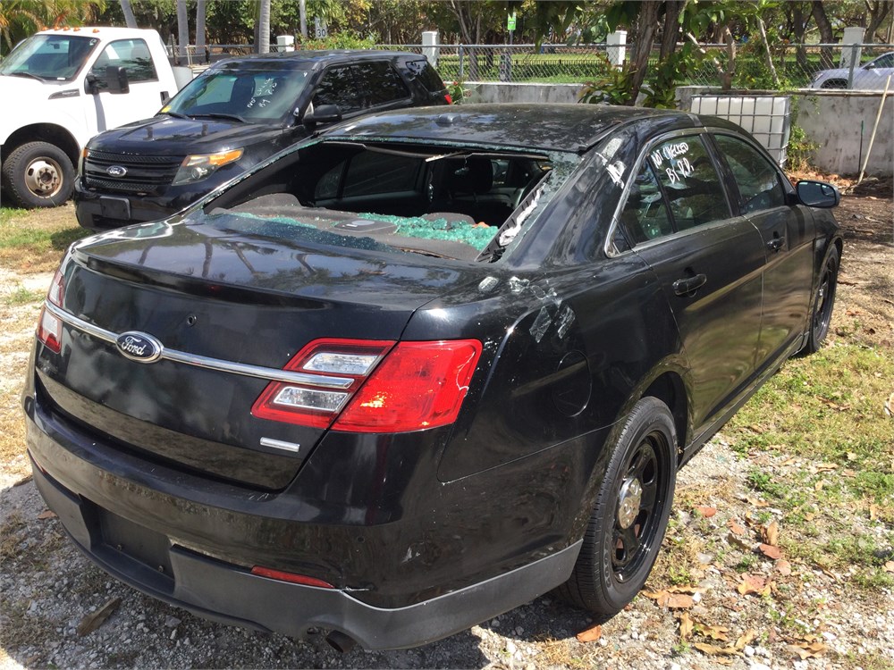 BIDERA Government Auctions - 2014 Ford Taurus Police Interceptor AWD ...