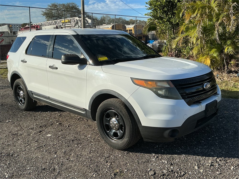 BIDERA Government Auctions - 2014 Ford Explorer Police Interceptor (AWD)