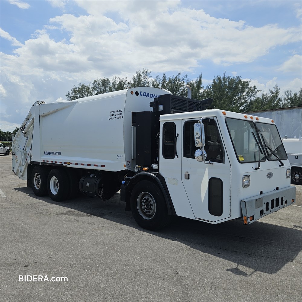BIDERA Government Auctions - 2012 Crane Carrier Loadmaster Garbage Truck