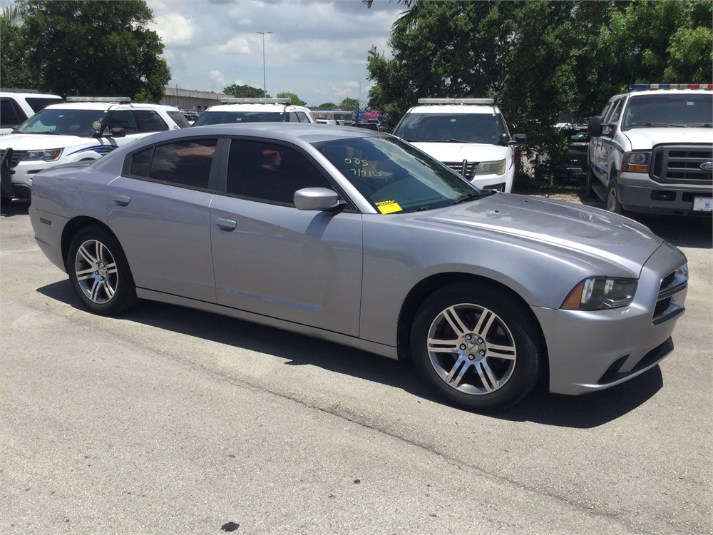 BIDERA Government Auctions - 2014 Dodge Charger Unmarked Police Unit (RWD)