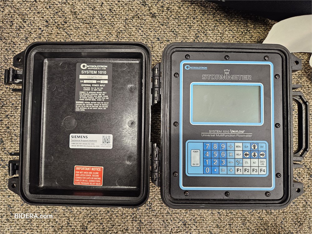 BIDERA Government Auctions - Portable Flow Meter Controlotron System 1010