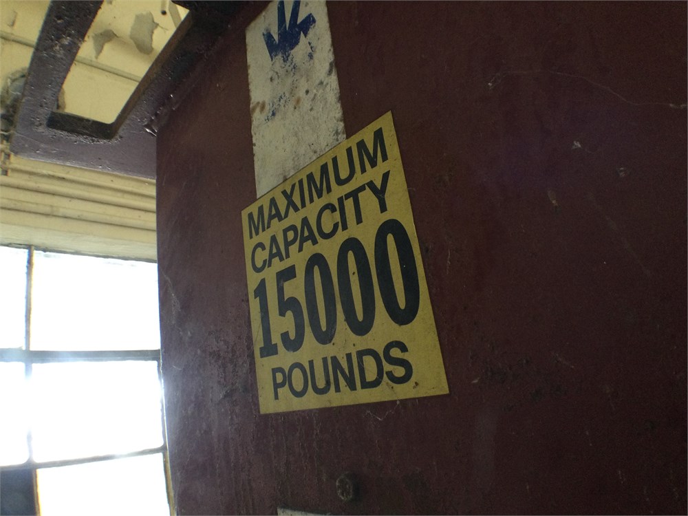 BIDERA Government Auctions - (1) Mohawk TP-15 15,000lbs Vehicle Lift