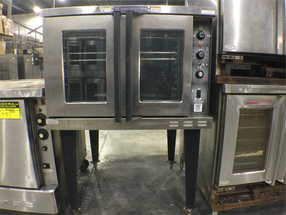 BIDERA Government Auctions - Bakers Pride Commercial Oven Cyclone Series