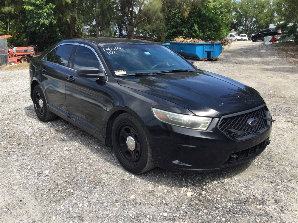 BIDERA Government Auctions - 2014 Ford Taurus Police Interceptor AWD