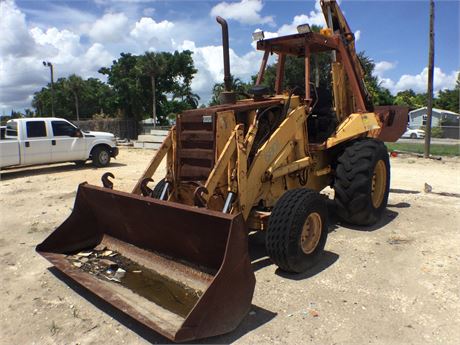 BIDERA Government Auctions - 1990 Case 680L Backhoe Loader