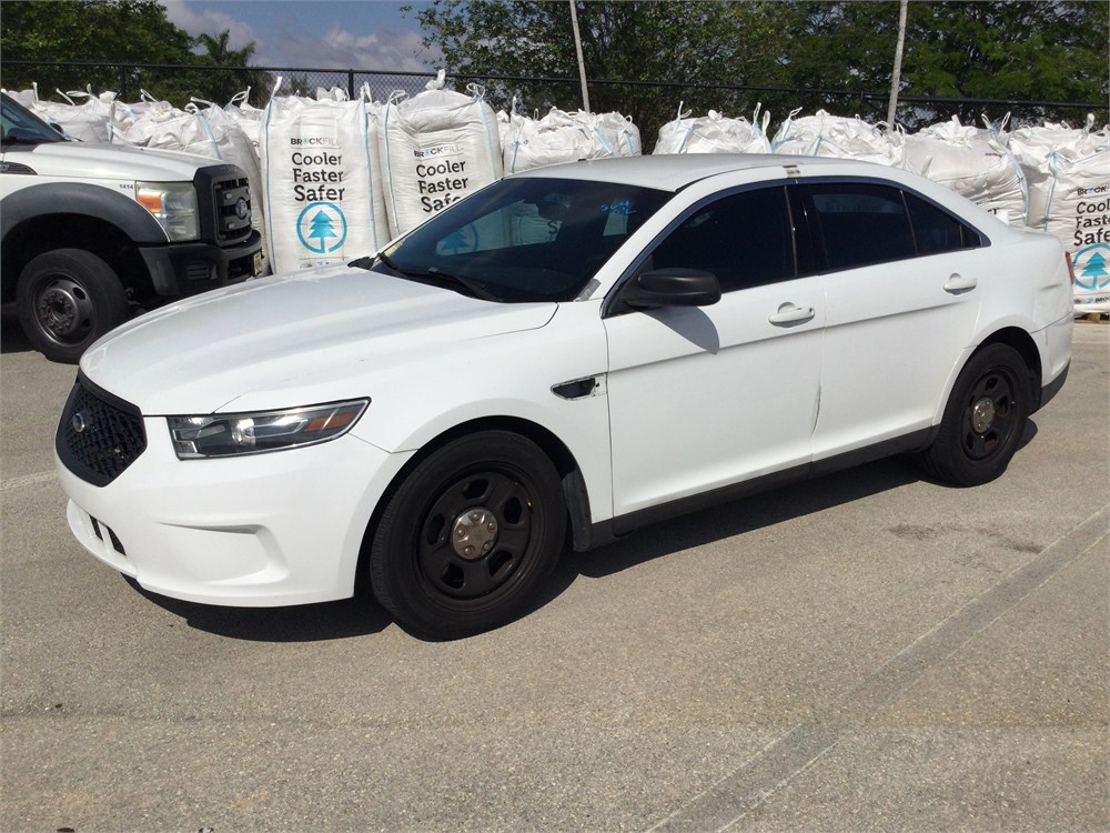 BIDERA Government Auctions - 2015 Ford Taurus Police Interceptor AWD