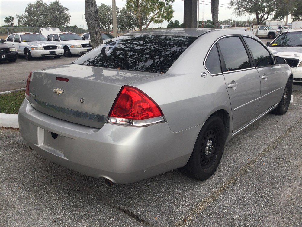 BIDERA Government Auctions - 2007 Chevy Impala Unmarked Police Unit