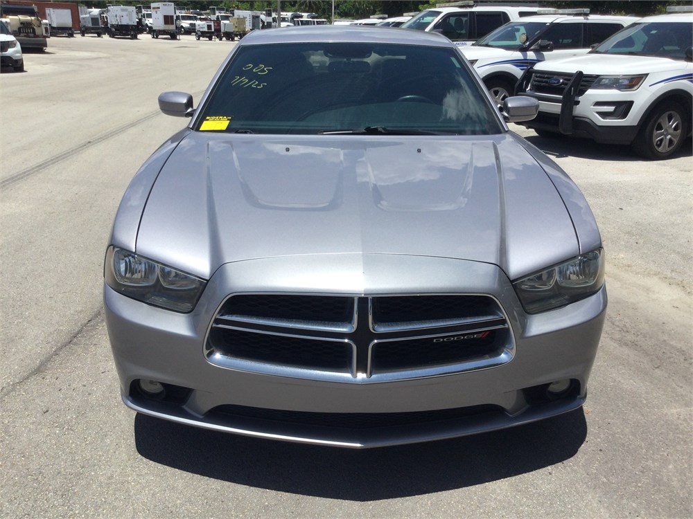 BIDERA Government Auctions - 2014 Dodge Charger Unmarked Police Unit (RWD)