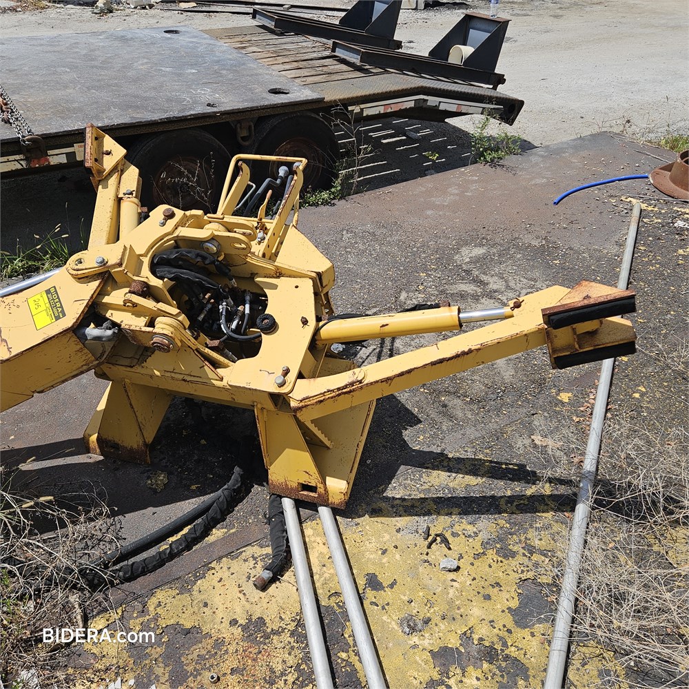 BIDERA Government Auctions - John Deere BH11 Bachoe Attachment