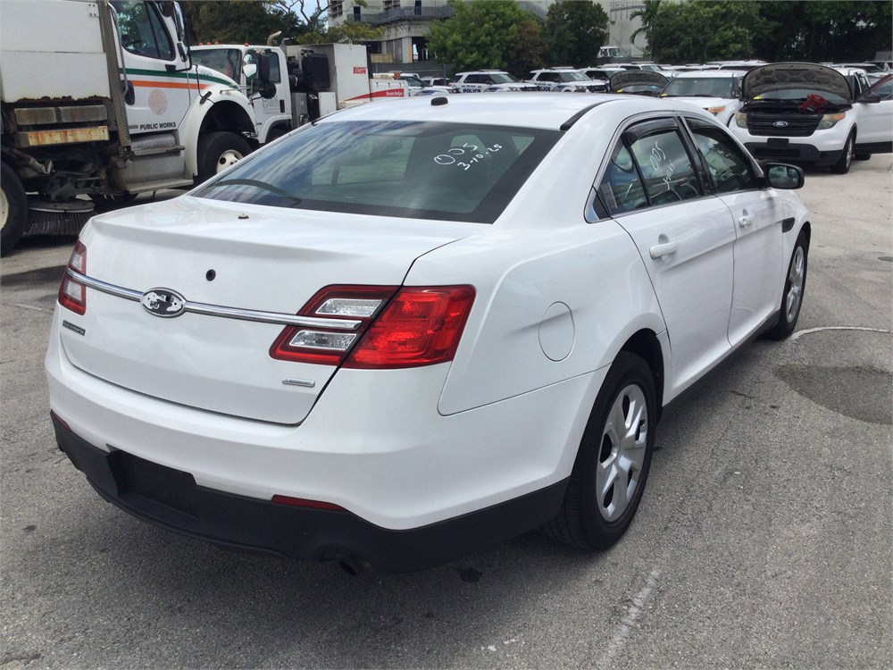 BIDERA Government Auctions - 2014 Ford Taurus Police Interceptor AWD ...