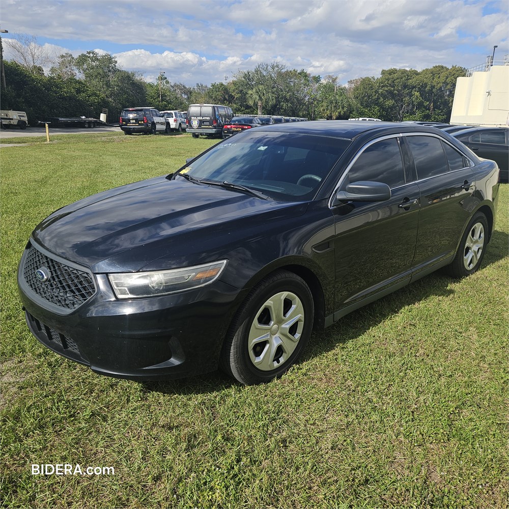 BIDERA Government Auctions - 2015 Ford Taurus Police Interceptor ...