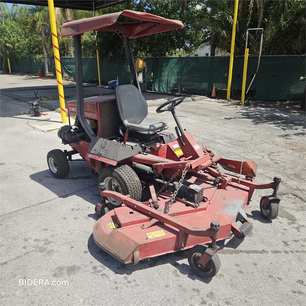BIDERA Government Auctions - Toro GroundMaster 328D 72" Cut