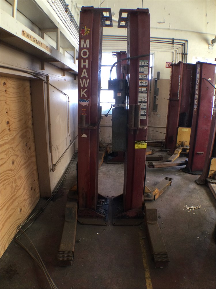 BIDERA Government Auctions - (1) Mohawk TP-15 15,000lbs Vehicle Lift