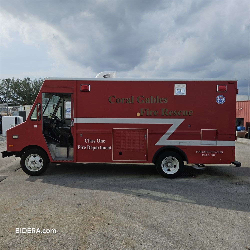 BIDERA Government Auctions - 1990 Utilimaster Aluminum Step Van