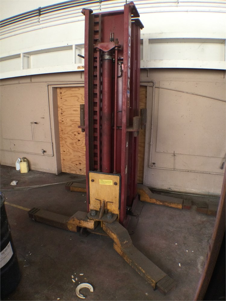 BIDERA Government Auctions - (1) Mohawk TP-15 15,000lbs Vehicle Lift