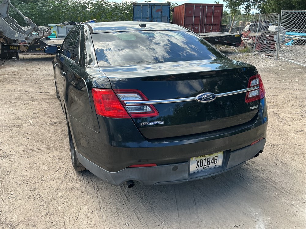 BIDERA Government Auctions - 2014 Ford Taurus Police Interceptor (AWD)