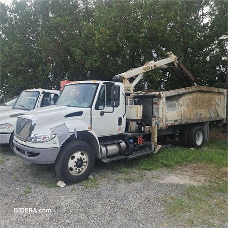BIDERA Government Auctions - 2017 International 4300 SBA 4x2 Lightning ...