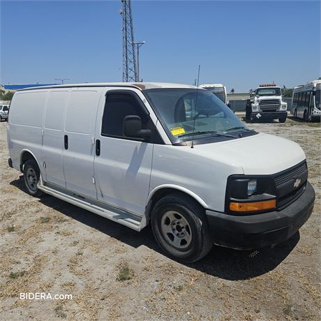 BIDERA Government Auctions - 2005 Chevy Express Cargo Van