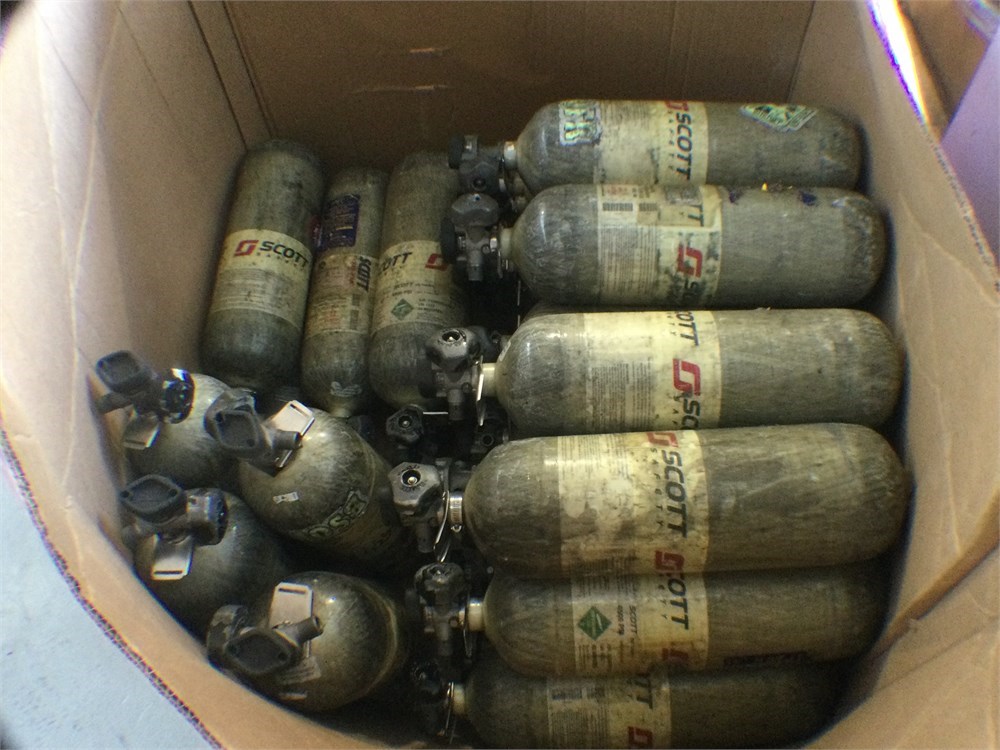 BIDERA Government Auctions - (30) SCOTT Firefighters Aluminum Air Tanks