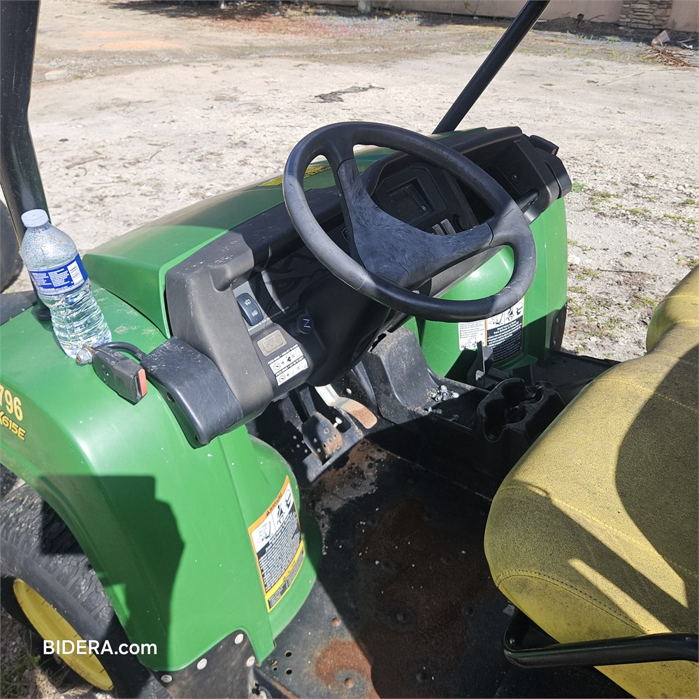 BIDERA Government Auctions - 2021 John Deere Gator HPX615E 4x4