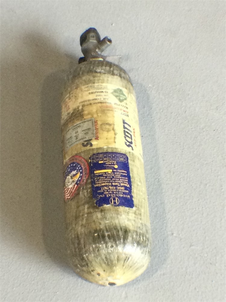 BIDERA Government Auctions - (30) SCOTT Firefighters Aluminum Air Tanks