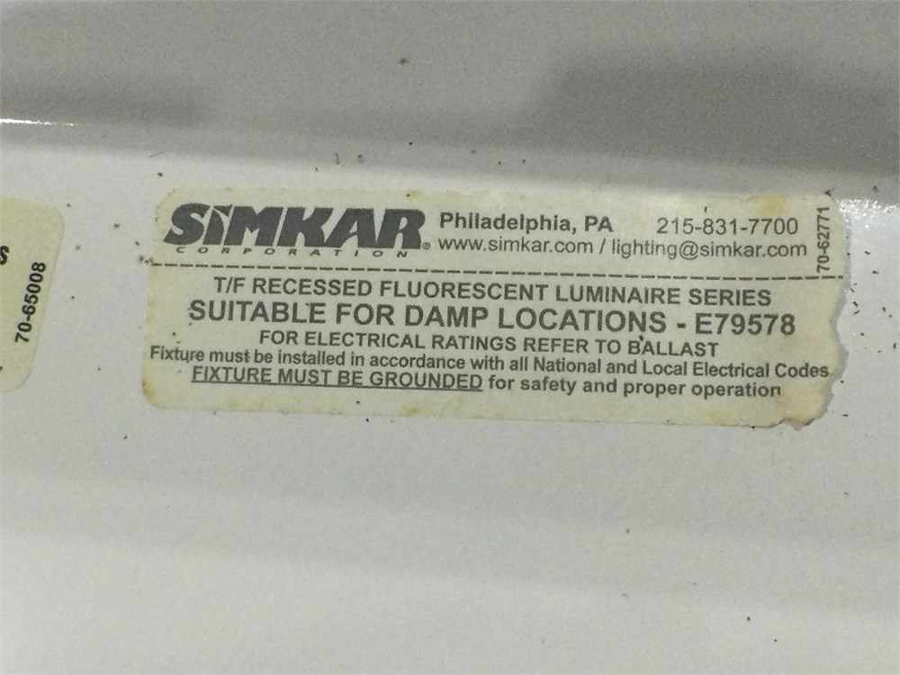 BIDERA Government Auctions - Simkar Fluorescent 2’X4’ Lay - Troffer ...