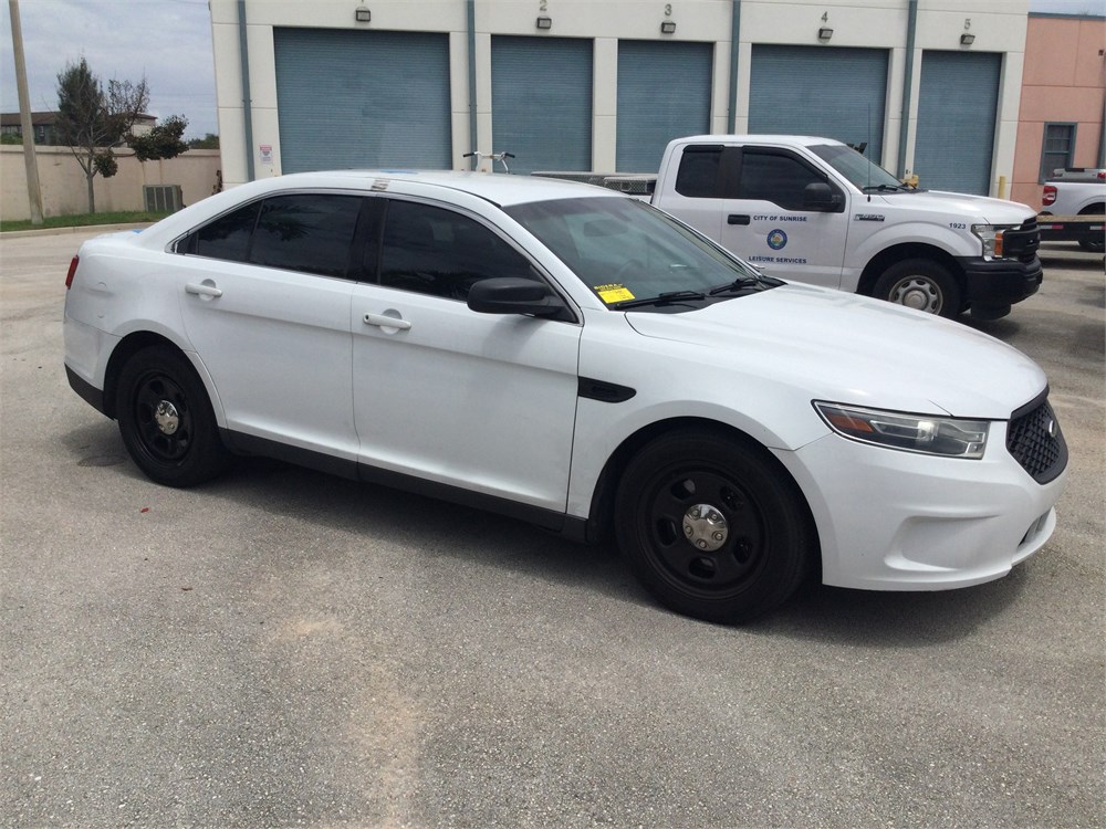 BIDERA Government Auctions - 2015 Ford Taurus Police Interceptor (AWD)