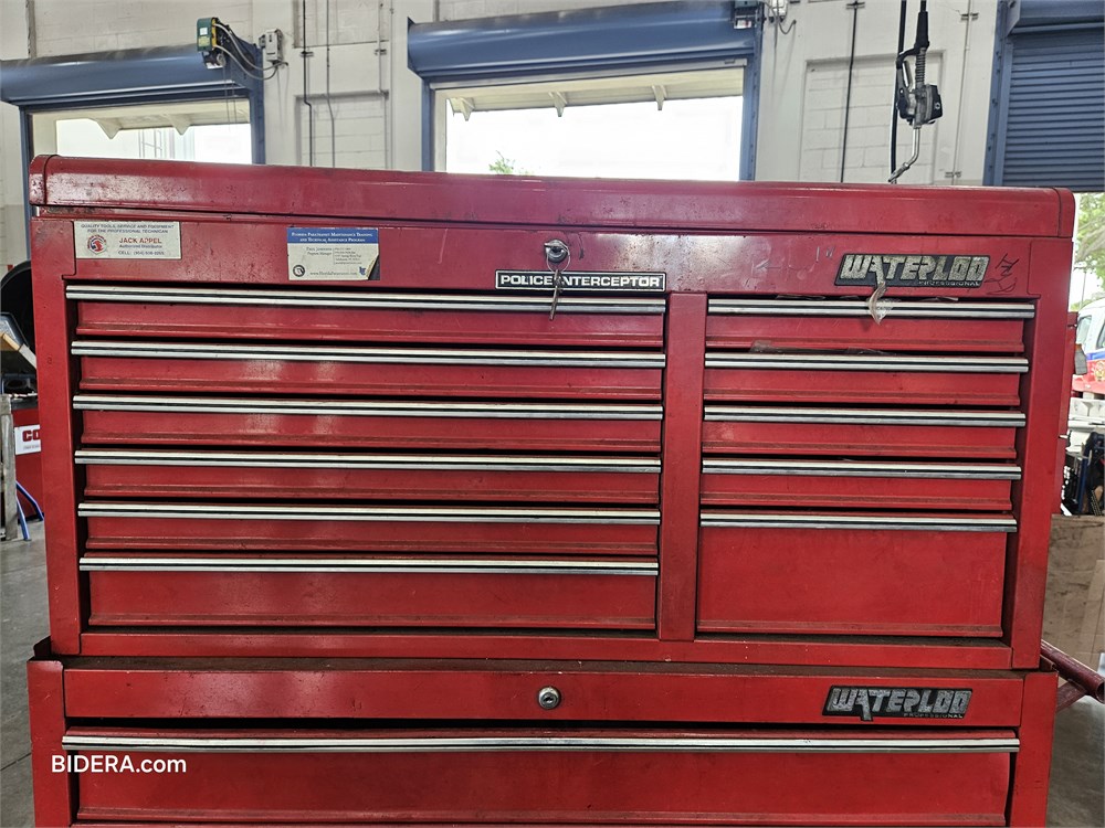 BIDERA Government Auctions - Waterloo Professional Mechanic Tool Box w ...