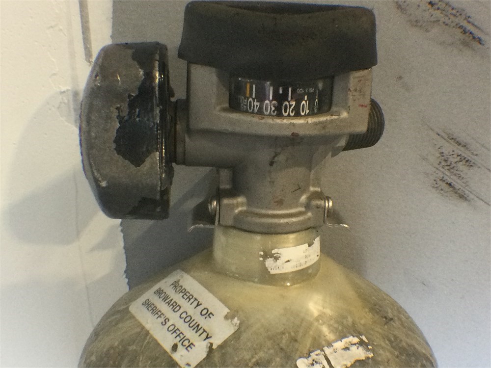 BIDERA Government Auctions - (30) SCOTT Firefighters Aluminum Air Tanks