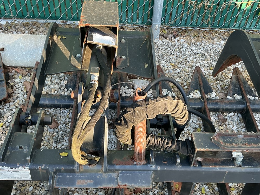 BIDERA Government Auctions - Star Industries Root Grapple Attachment