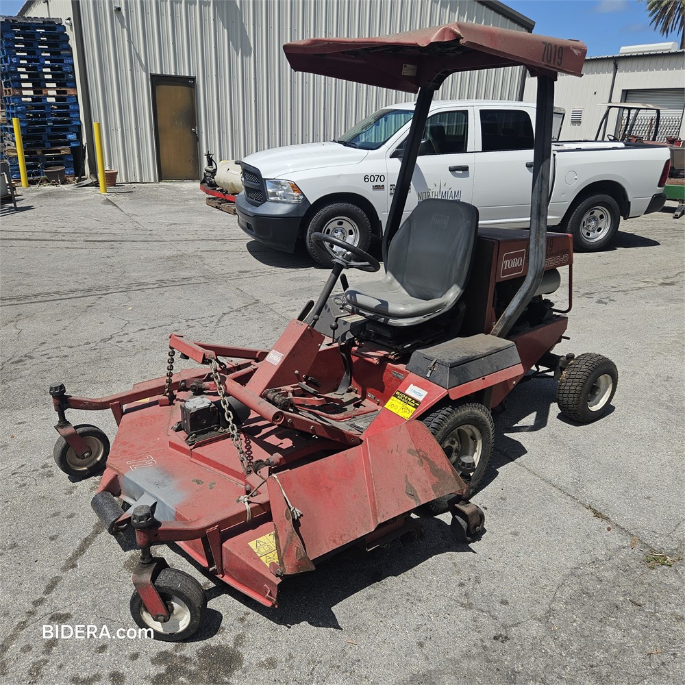 BIDERA Government Auctions - Toro GroundMaster 328D 72" Cut
