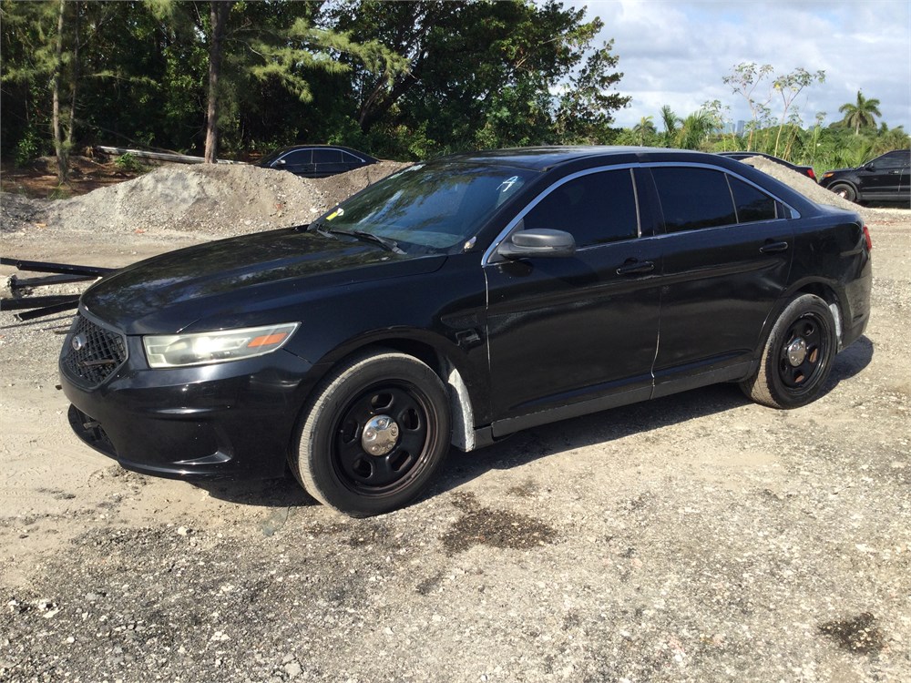 BIDERA Government Auctions - 2014 Ford Taurus Police Interceptor AWD