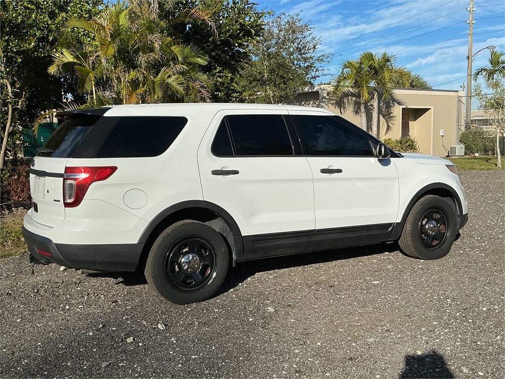 BIDERA Government Auctions - 2014 Ford Explorer Police Interceptor (AWD)