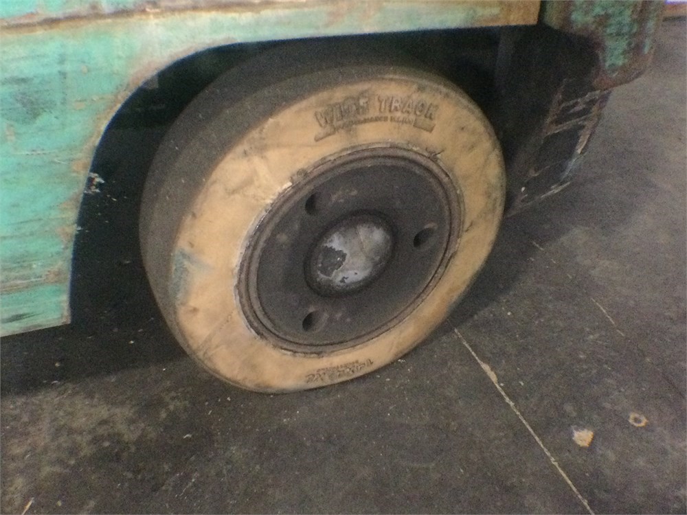 BIDERA Government Auctions - Mitsubishi 2FBC15 Electric Forklift 3000lbs