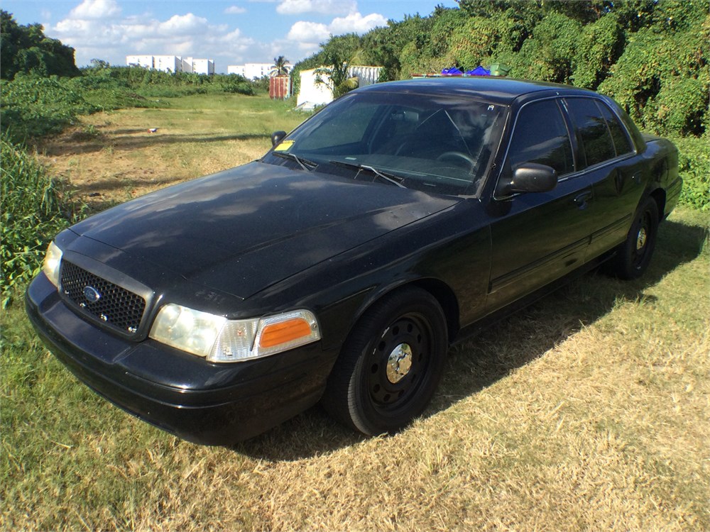 BIDERA Government Auctions - 2011 Ford Crown Victoria Police Interceptor
