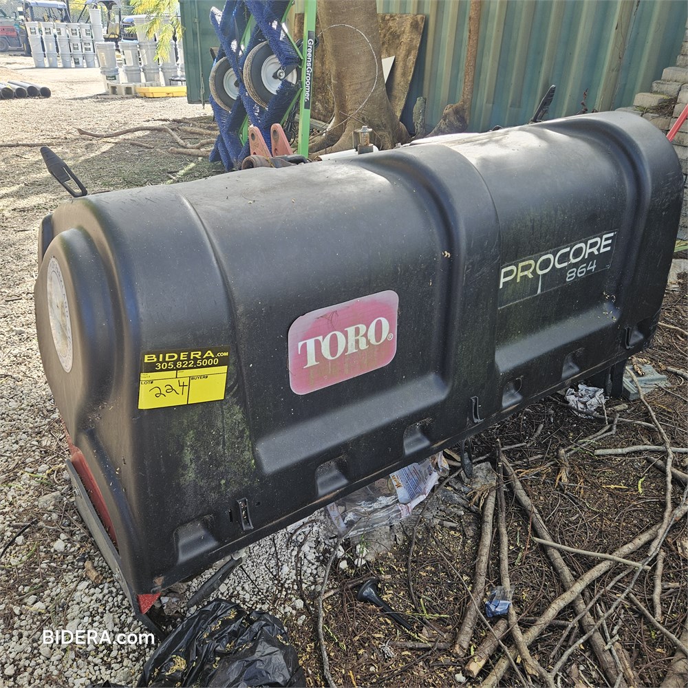 BIDERA Government Auctions - 2017 Toro Procore 864 Aerator