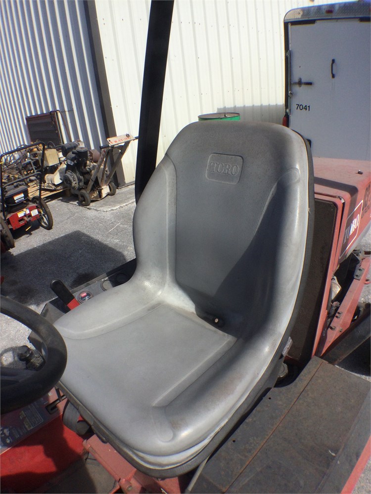 BIDERA Government Auctions - Toro GroundMaster 328D 72" Cut