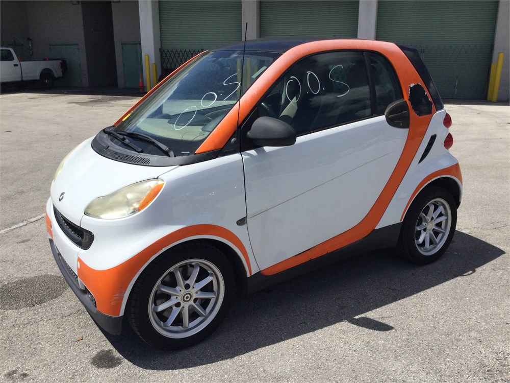 BIDERA Government Auctions - 2010 Smart Car (For Two)